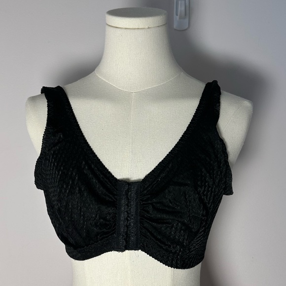 Clear Point | Intimates & Sleepwear | Euc Womens Clear Point Black Bra ...
